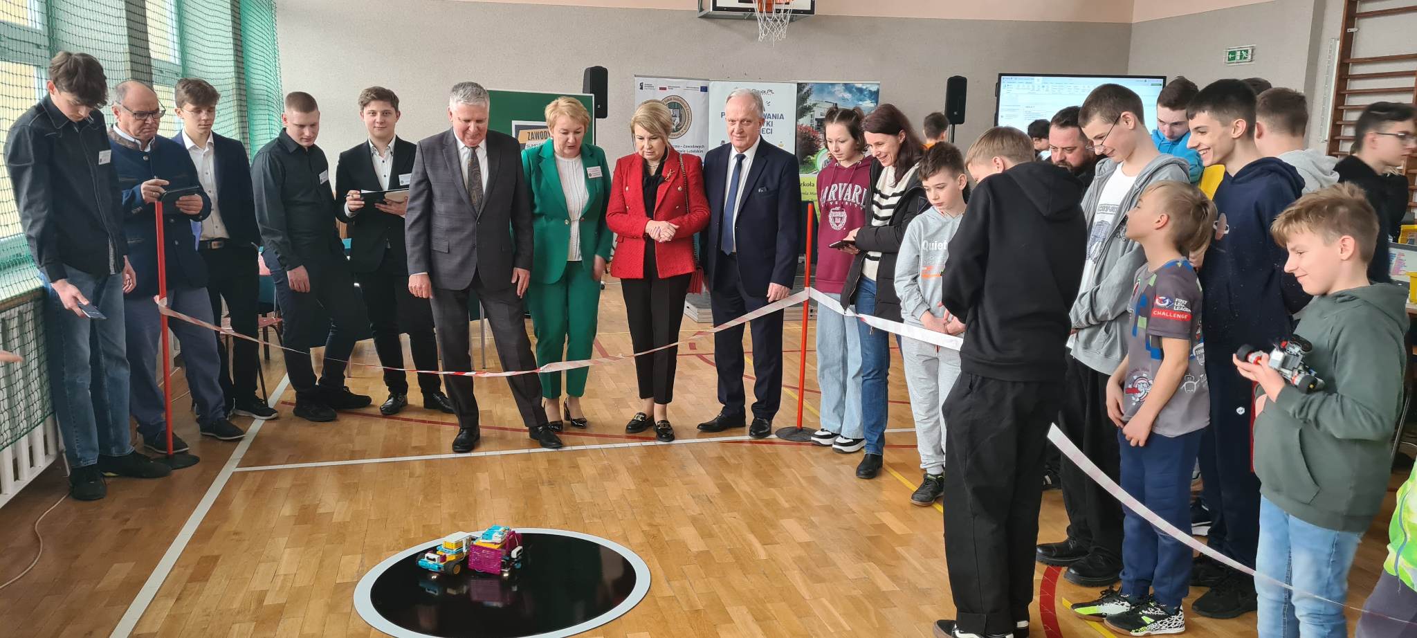 Zawody „Sumo Robotów” – Powiat Tomaszowski, Starostwo Powiatowe w ...